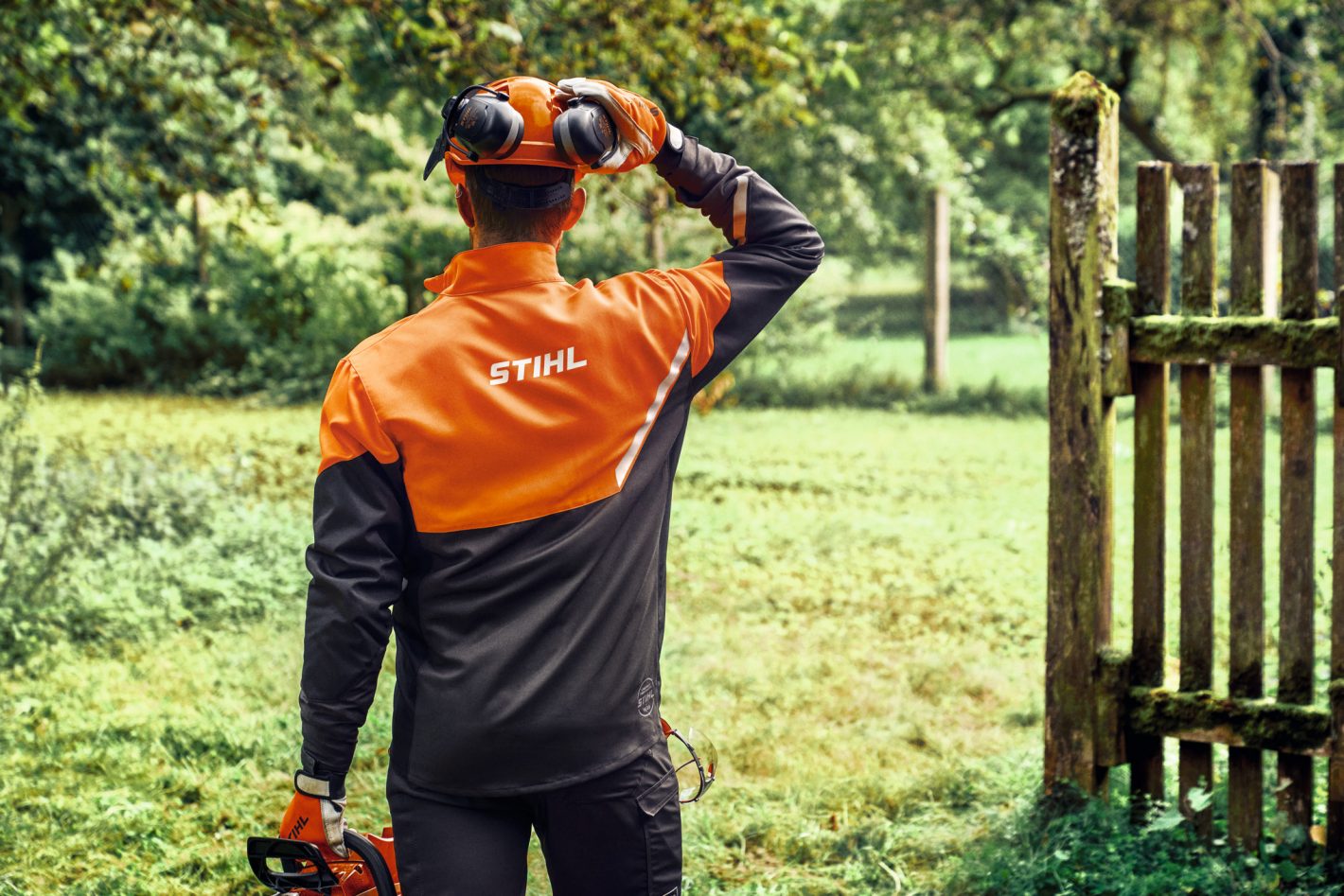 Smart Safety Through the Seasons: Essential PPE for Landscapers ...
